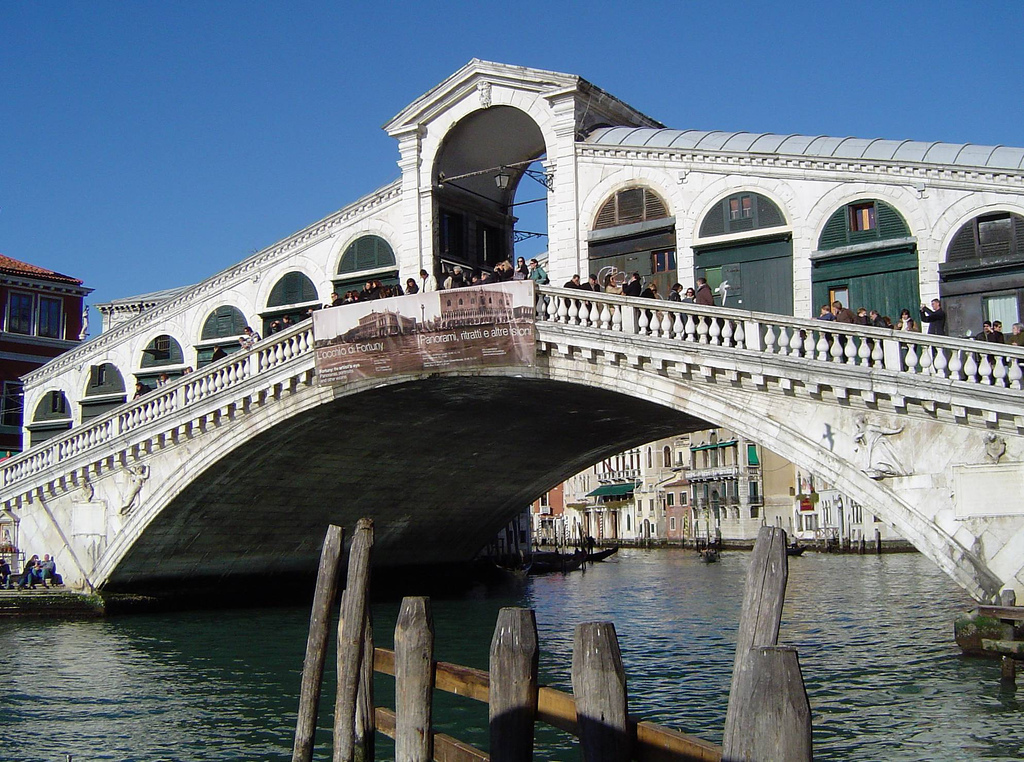 Puente Famoso En Venecia, Italia